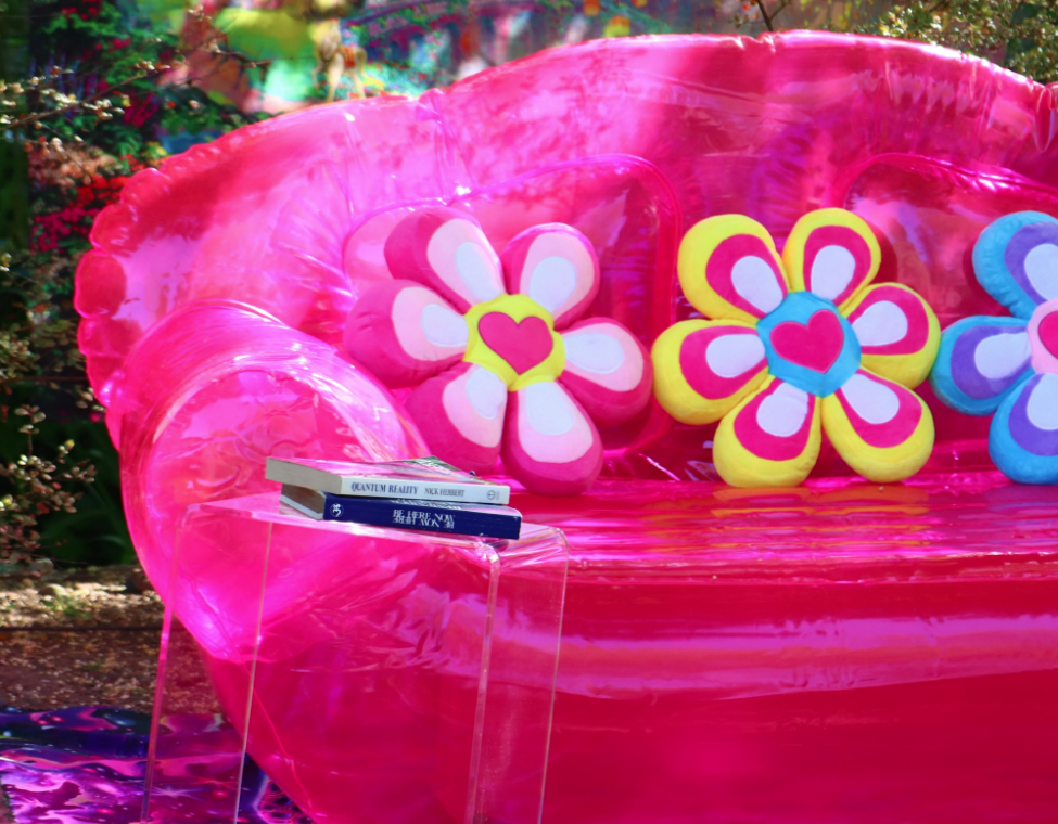 Nostalgia: 90s Revival of the iconic Inflatable Backpacks and chairs